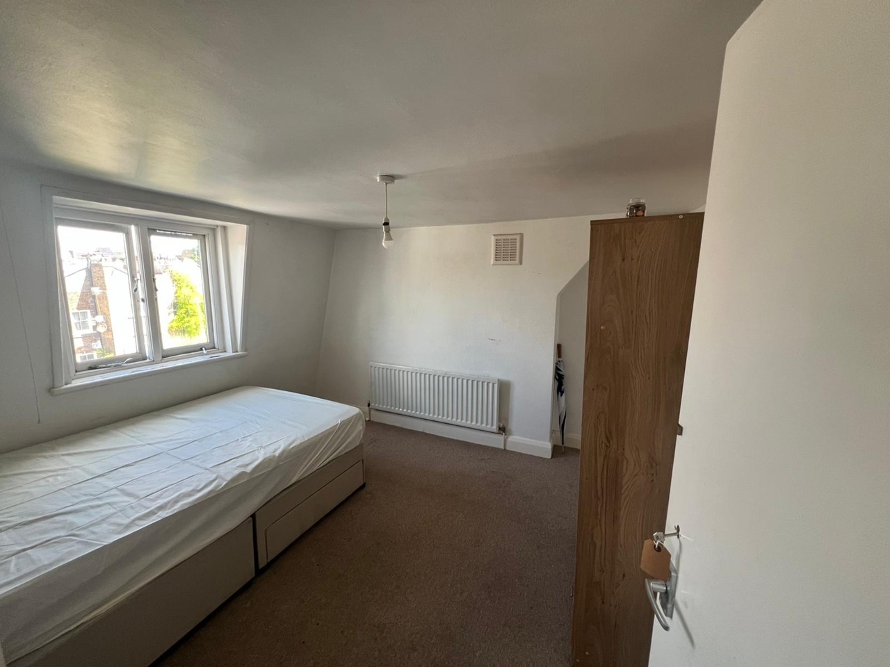 London - Room in a Shared Flat, Offord Road, N1 - To Rent Now for £850. ...