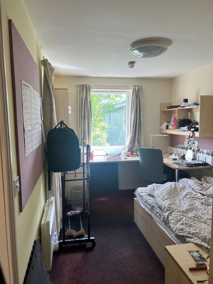 Manchester - Studio Flat, Manchester, M13 - To Rent Now for £700.00 p/m