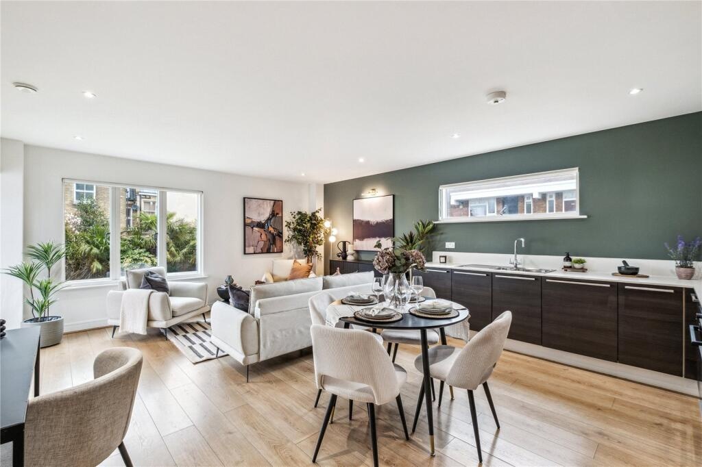 London - 2 Bed Flat, Cube Apartments, SW11 - To Rent Now for £2,900.00 p/m