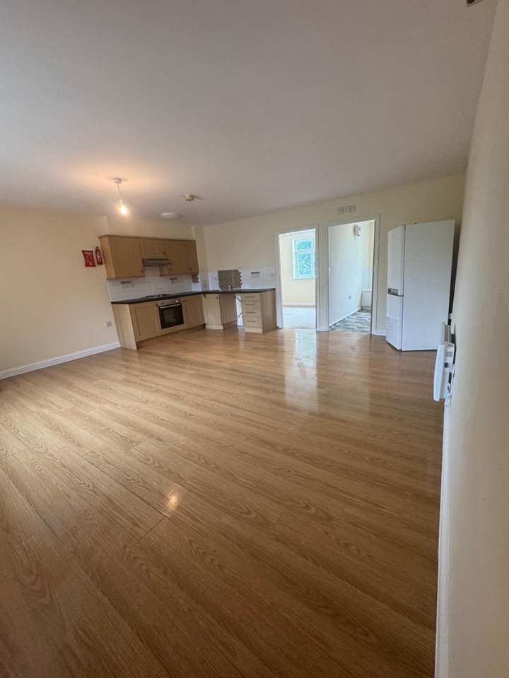 Dagenham - 1 Bed Flat, Oxlow Lane, RM10 - To Rent Now for £1,450.00 p/m