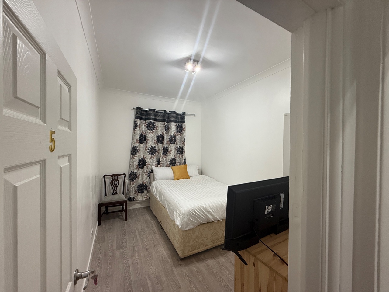 Croydon - Room in a Shared House, Foxley Road, CR7 - To Rent Now for £ ...