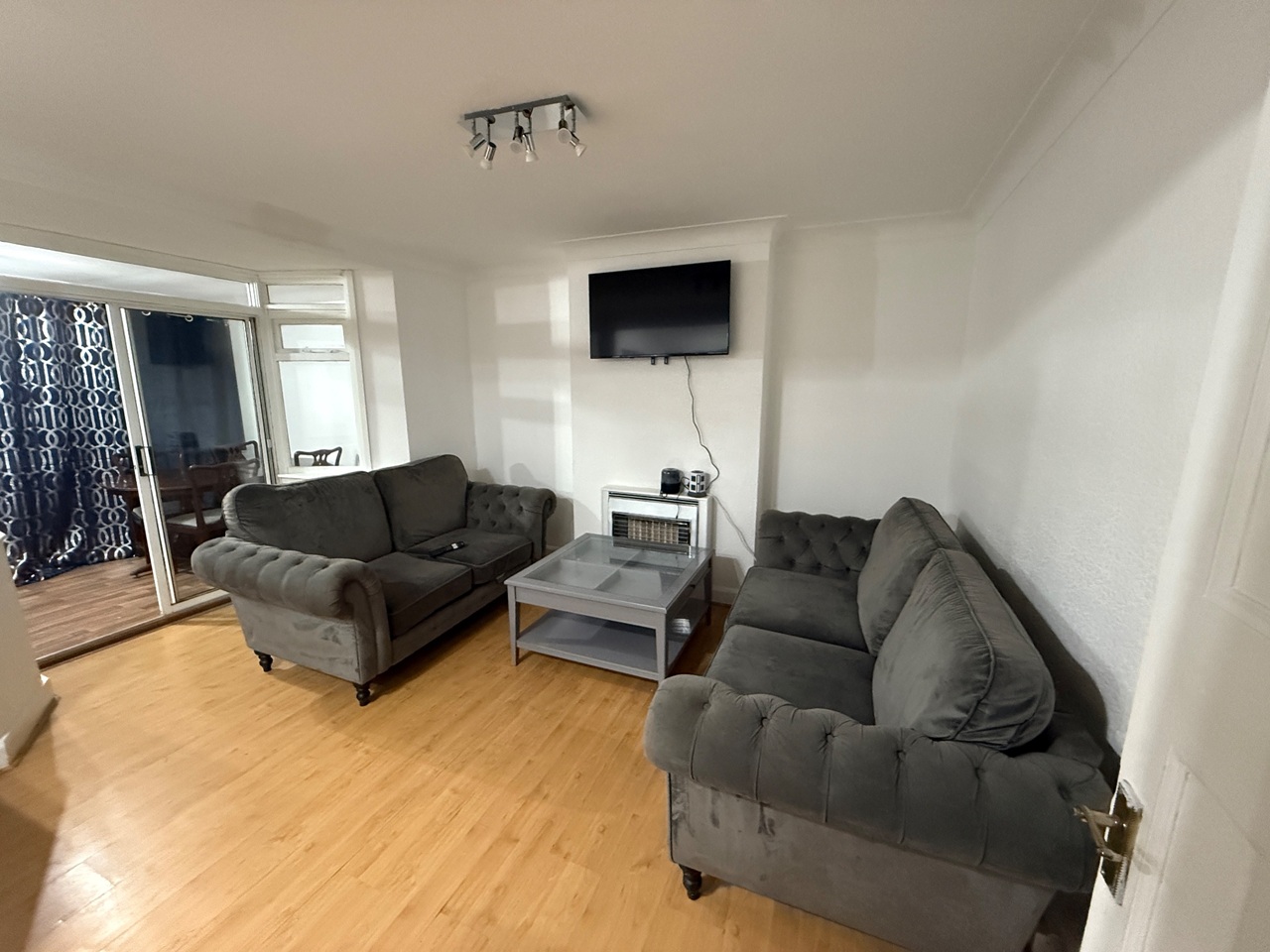 Croydon - Room in a Shared House, Foxley Road, CR7 - To Rent Now for £ ...
