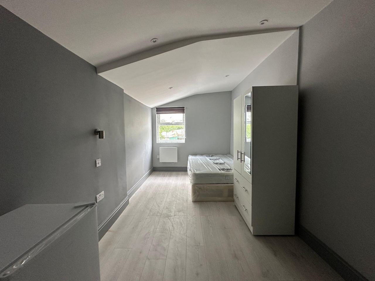 Plumstead, Woolwich, Greenwich - Studio Flat, Congleton Grove, SE18 ...