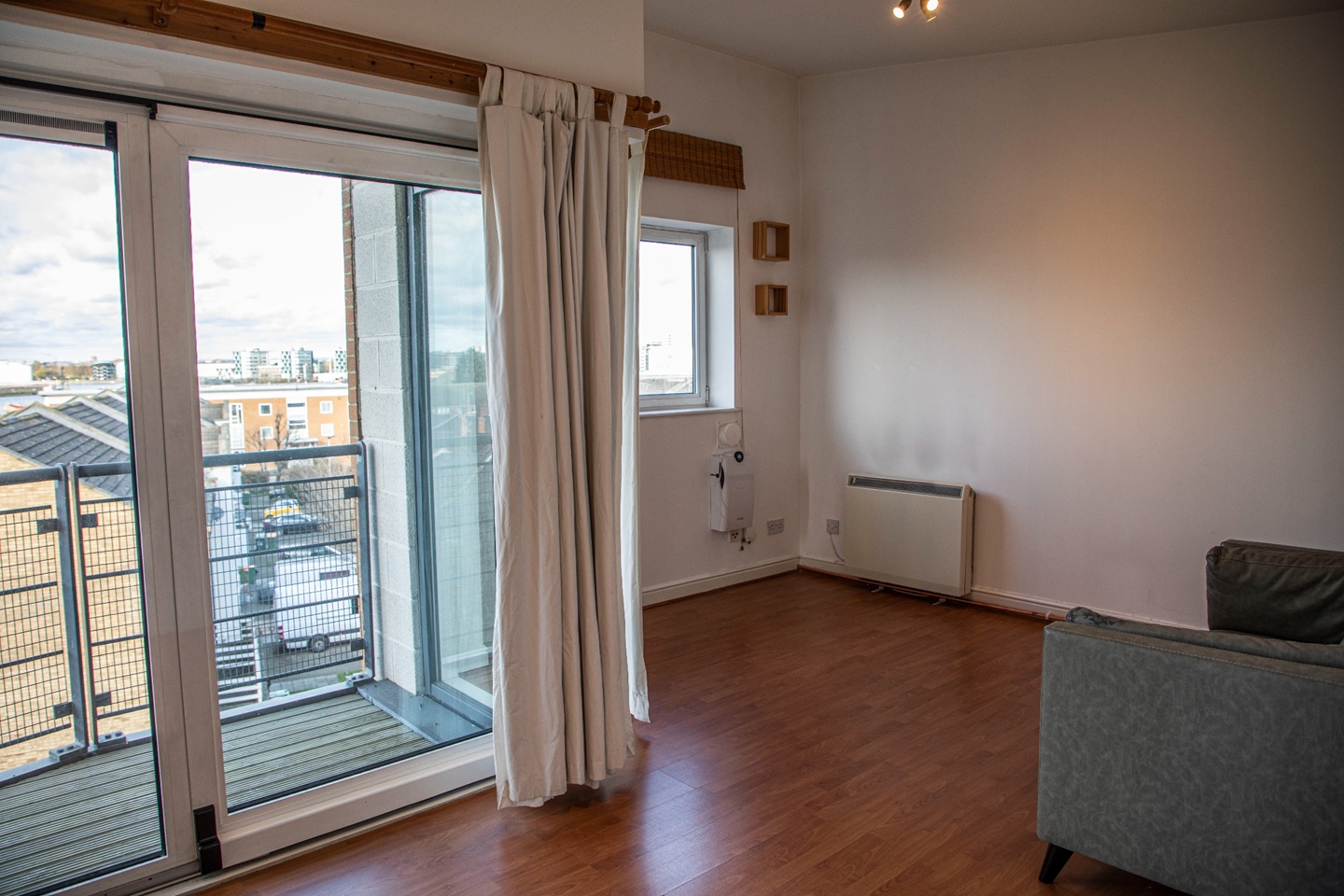 London - 1 Bed Flat, Fishguard Way, E16 - To Rent Now for £1,495.00 p/m