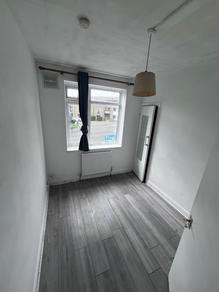 London - 2 Bed Semi-Detached House, Neasden Lane, NW10 - To Rent Now ...