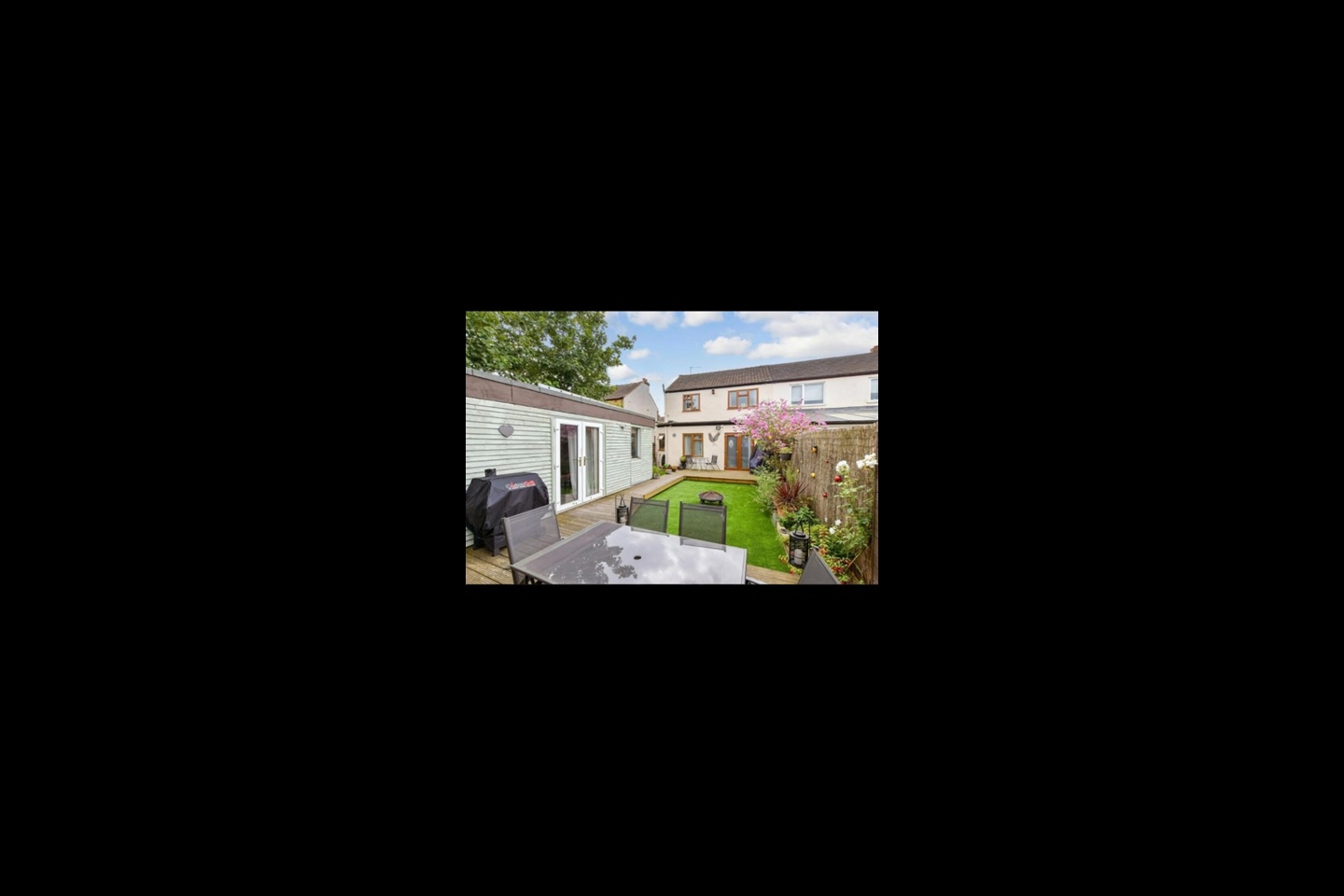 Hayes - Studio Flat, Townfield Road, UB3 - To Rent Now for £1,200.00 p/m