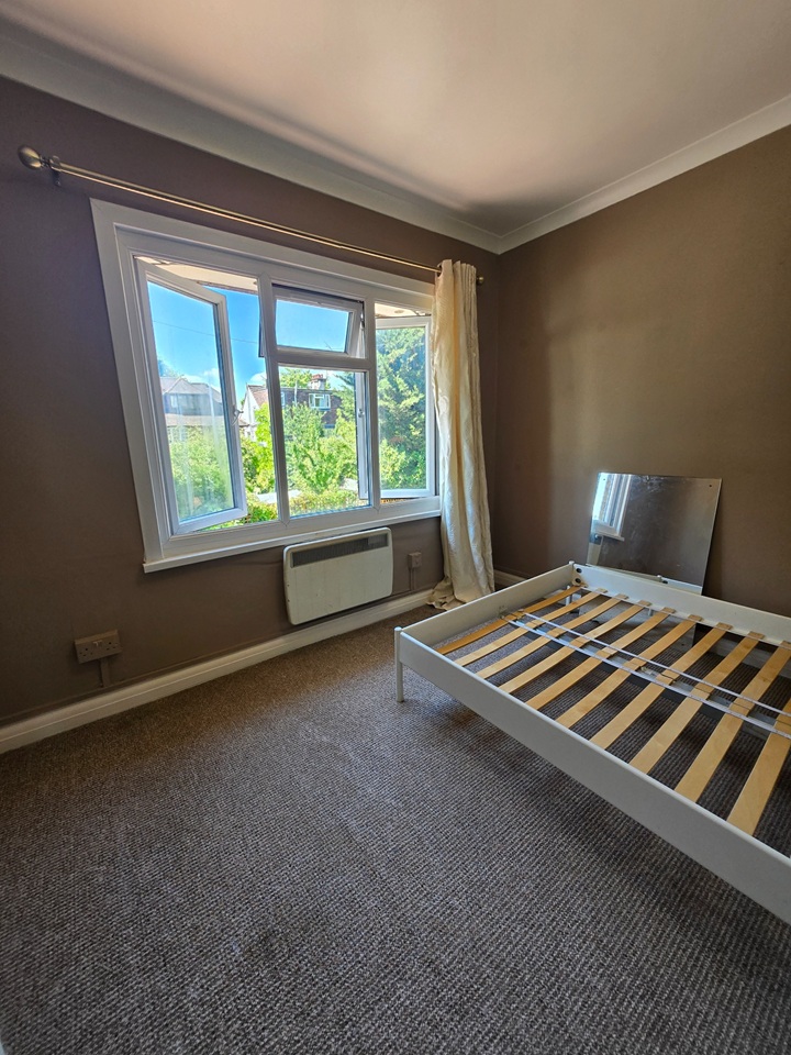 London - 2 Bed Flat, Hendon Way, NW2 - To Rent Now for £1,650.00 p/m