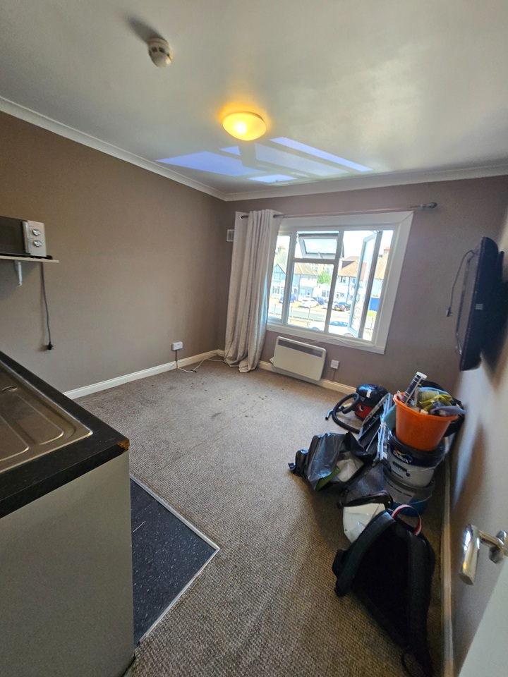 London - 2 Bed Flat, Hendon Way, NW2 - To Rent Now for £1,650.00 p/m
