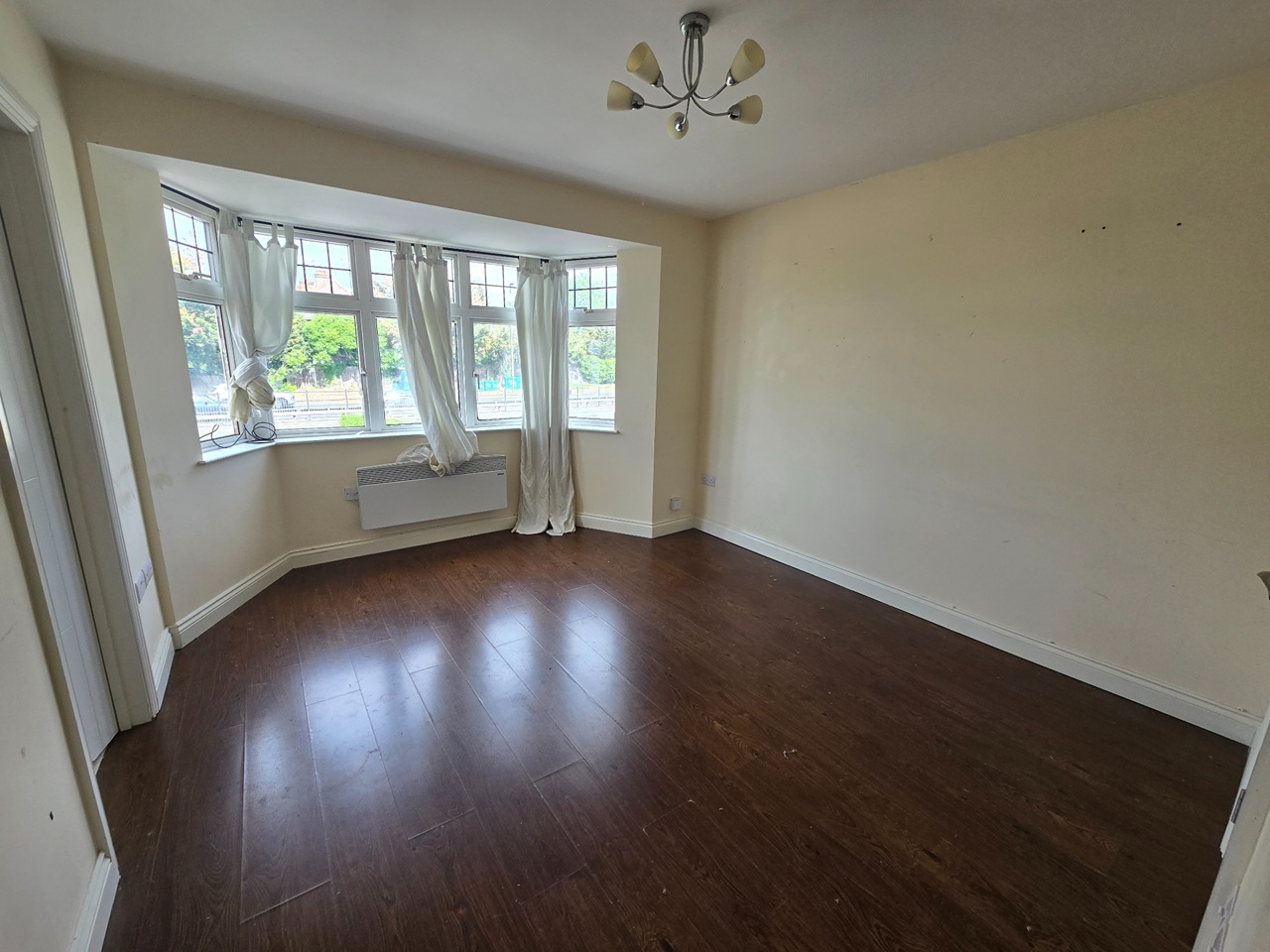 London - 2 Bed Flat, Hendon Way, NW2 - To Rent Now for £1,700.00 p/m
