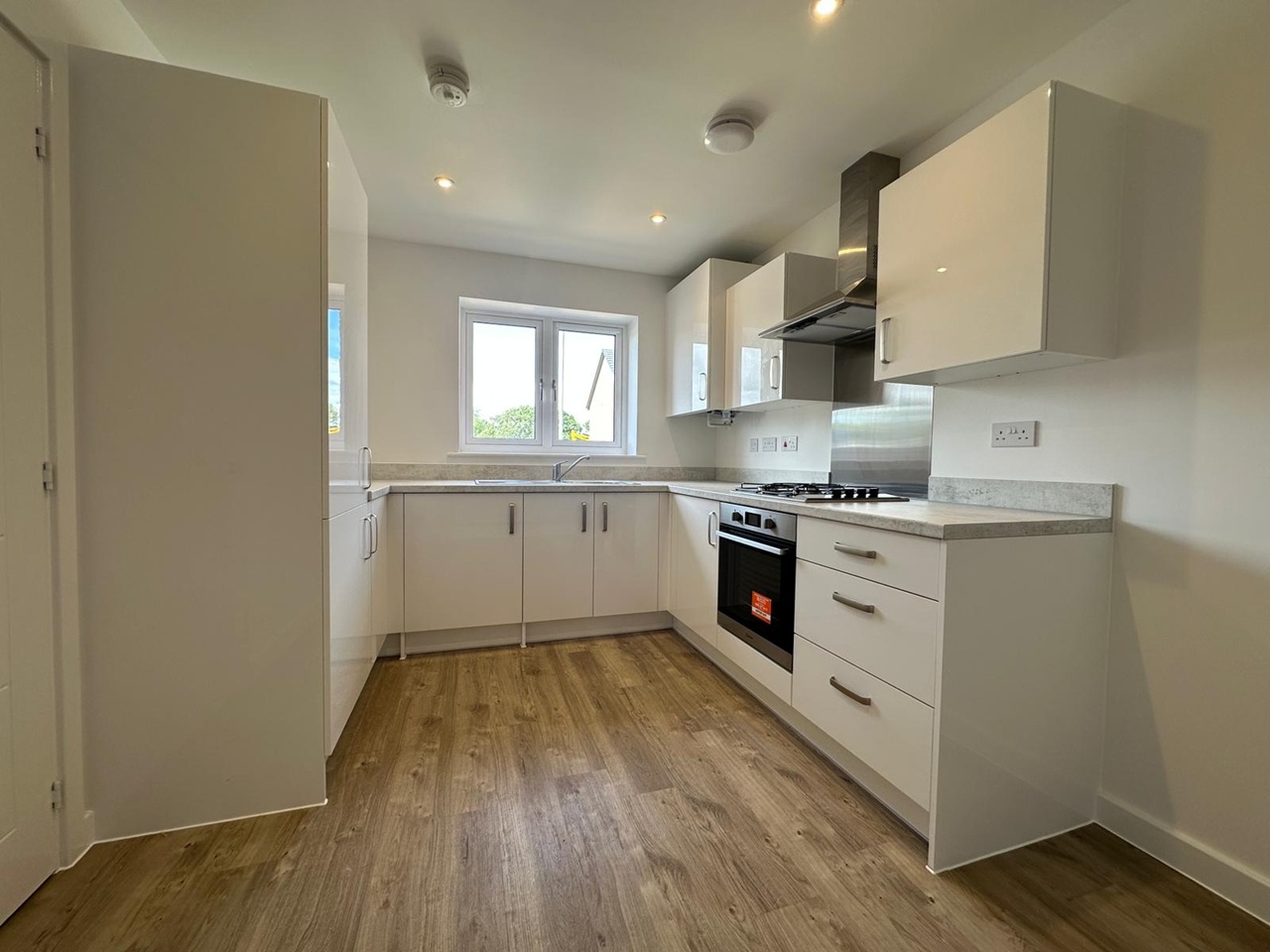 Gloucestershire - 3 Bed Semi-Detached House, Spindle Way, GL2 - To Rent ...