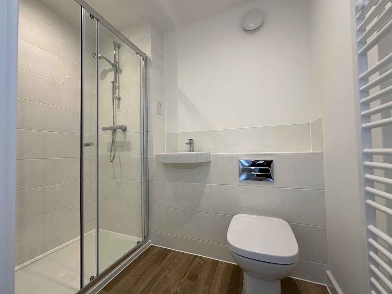 Gloucestershire - 3 Bed Semi-Detached House, Spindle Way, GL2 - To Rent ...