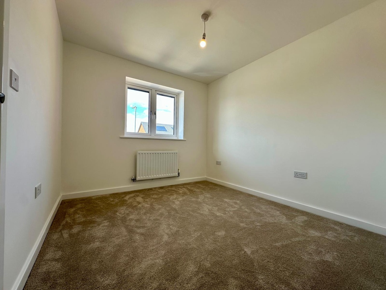 Gloucestershire - 3 Bed Semi-Detached House, Spindle Way, GL2 - To Rent ...