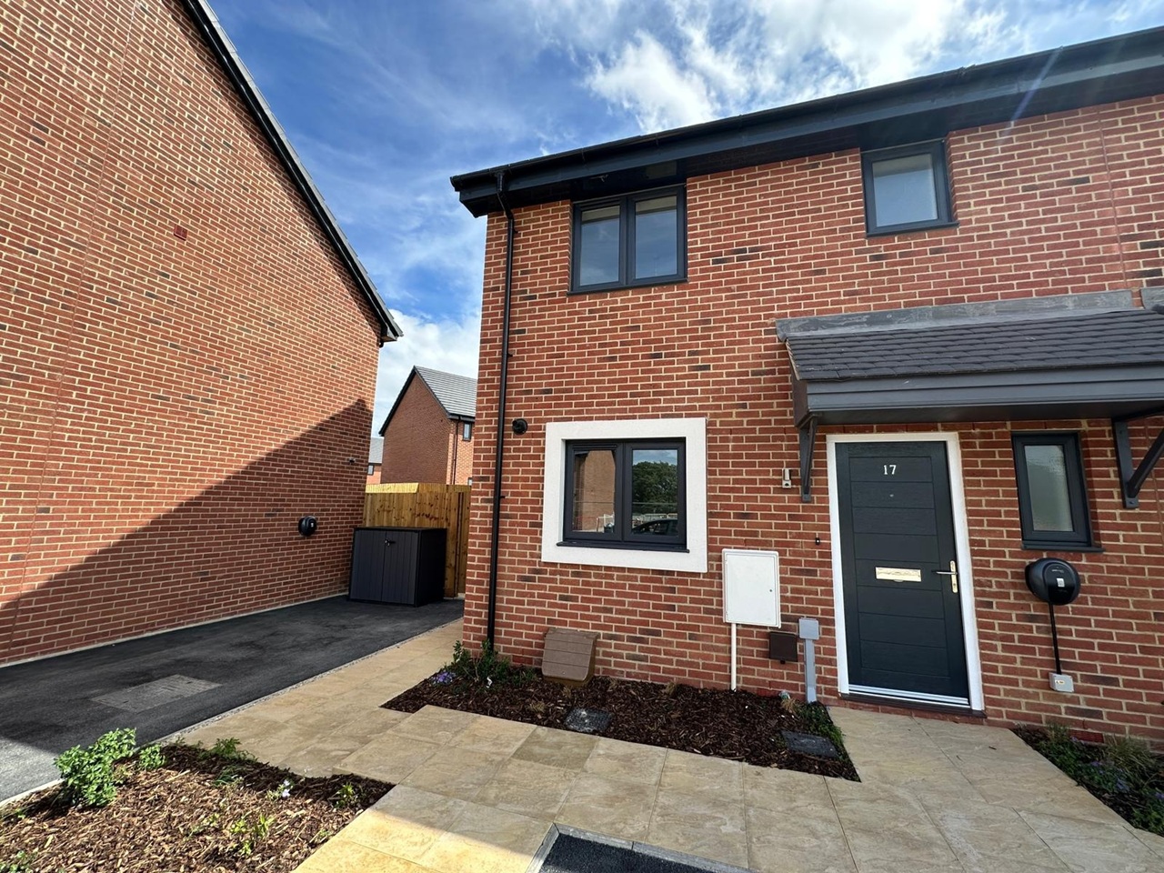 Gloucestershire - 3 Bed Semi-Detached House, Spindle Way, GL2 - To Rent ...