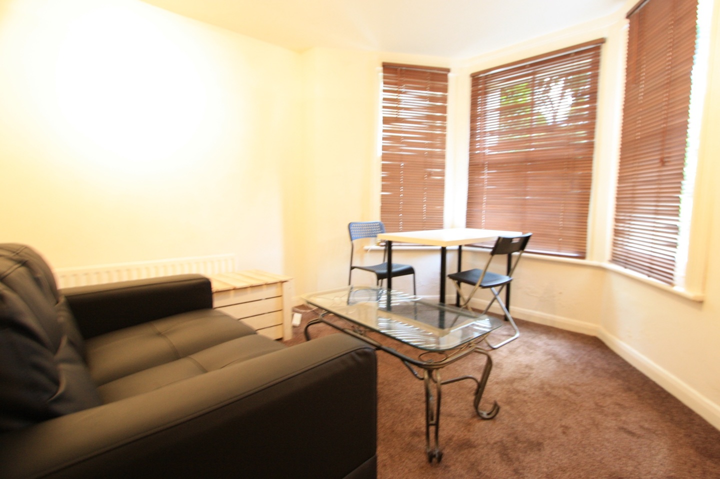 London - 1 Bed Flat, Jeffreys Court, SW4 - To Rent Now for £1,395.00 p/m
