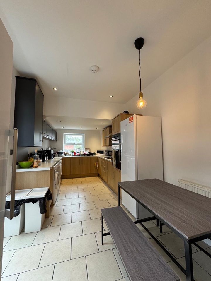 Nottingham - Room in a Shared House, Colwick Road, NG2 - To Rent Now ...