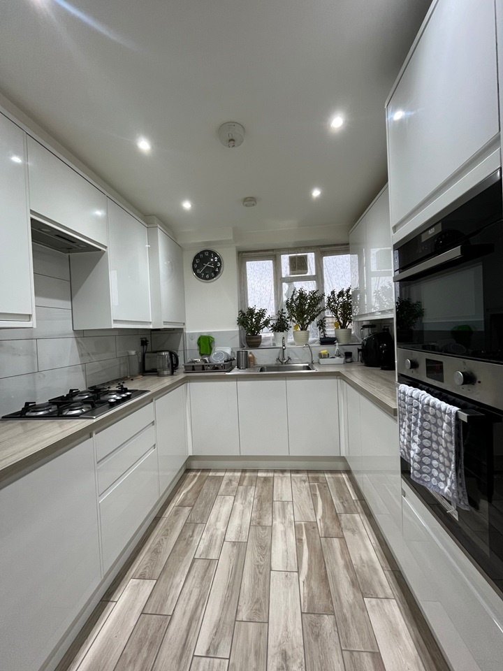 London - Room in a Shared Flat, Alverton Court, SW18 - To Rent Now for ...