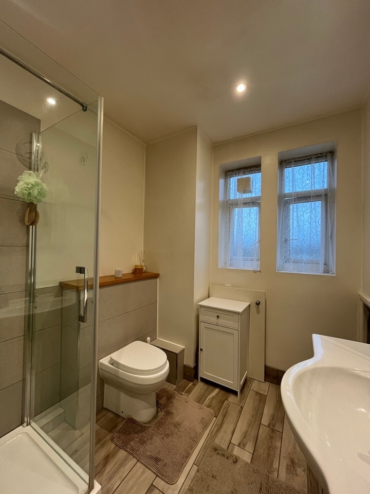 London - Room in a Shared Flat, Alverton Court, SW18 - To Rent Now for ...