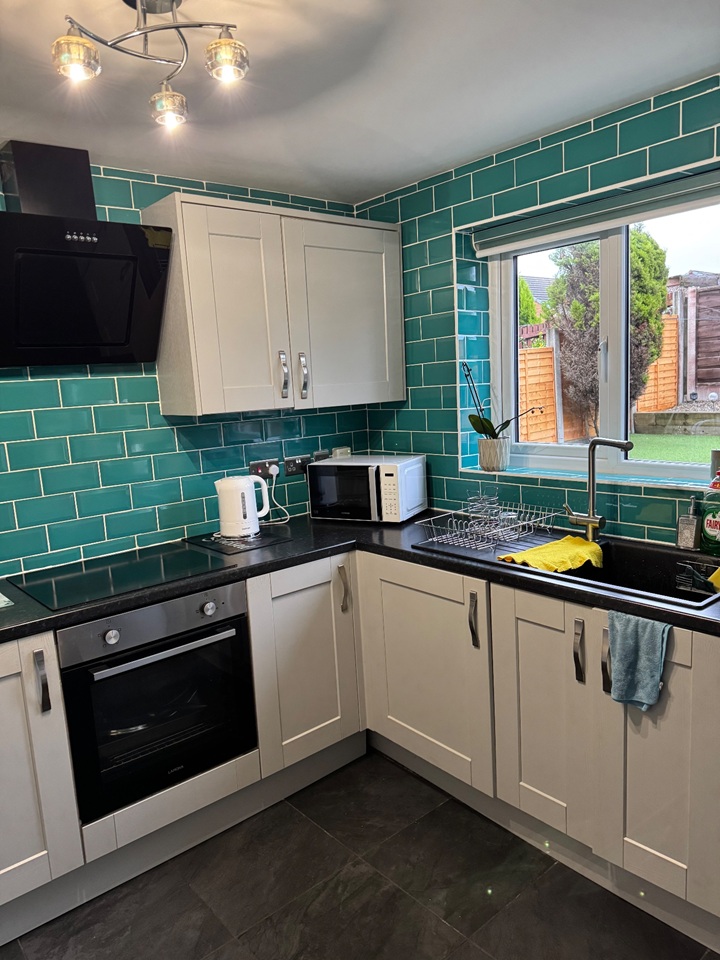 Manchester - Room in a Shared House, Shadowbrook Avenue, M23 - To Rent ...