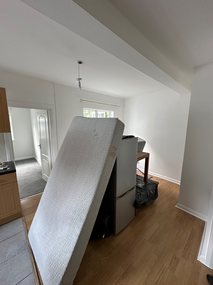 Sutton - 1 Bed Flat, Stonecot Hill, SM3 - To Rent Now for £1,350.00 p/m