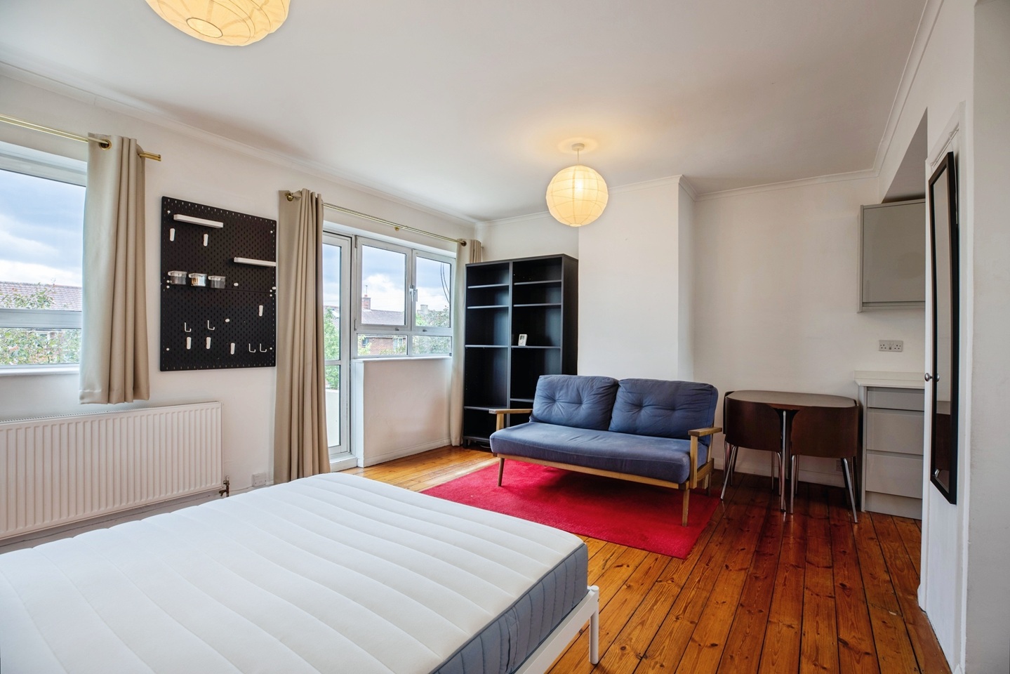 London - Studio Flat, Holdernesse Road, SW17 - To Rent Now for £1,600. ...