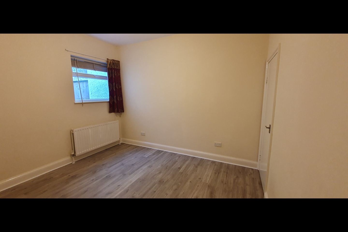 Purley - 3 Bed Flat, Foxley Lane, CR8 - To Rent Now for £1,900.00 p/m