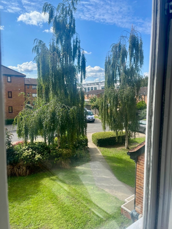 London - 2 Bed Flat, John Silkin Lane, SE8 - To Rent Now for £1,798.00 p/m