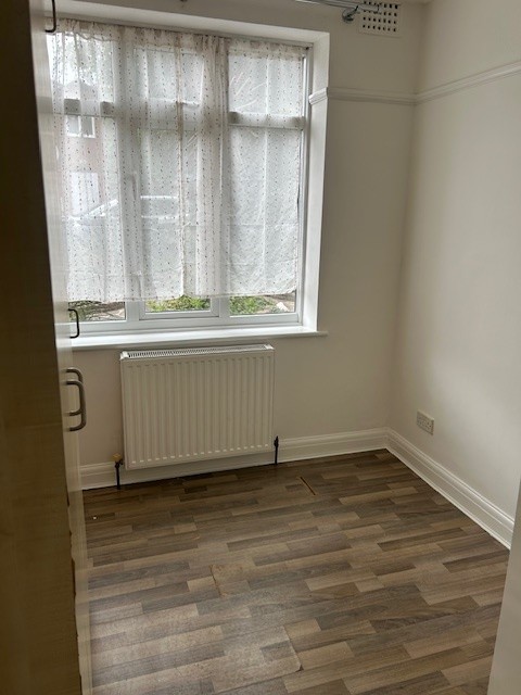 Harrow - 2 Bed Flat, Alma Row, HA3 - To Rent Now for £1,650.00 p/m