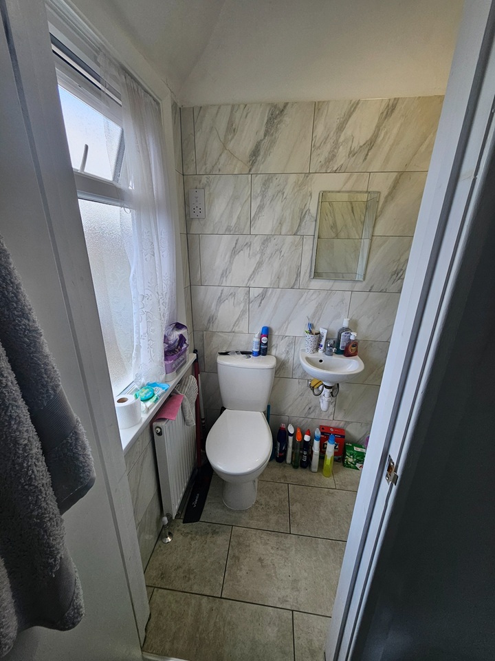 Feltham - Studio Flat, Lansbury Avenue, TW14 - To Rent Now for £950.00 p/m