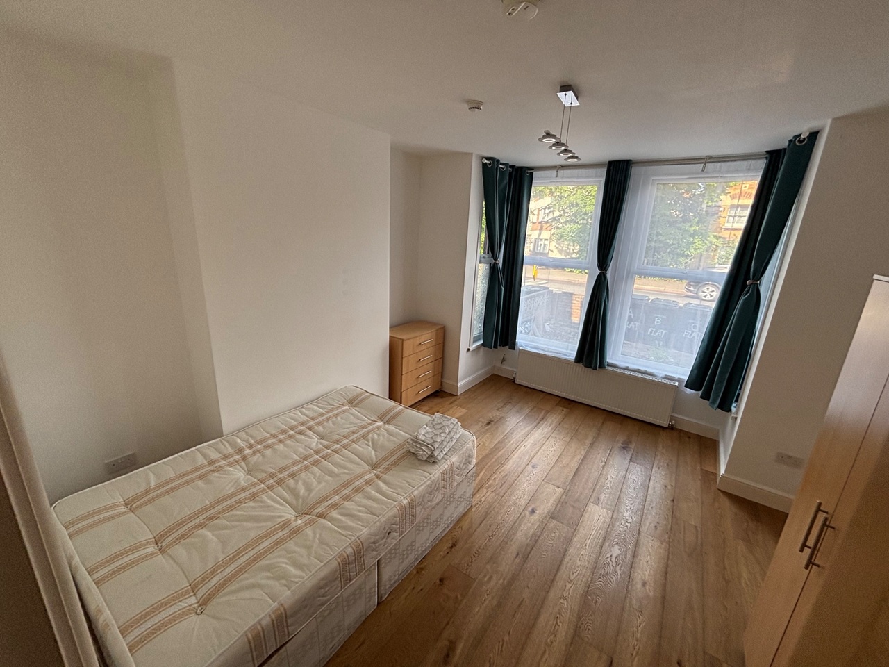 London - 1 Bed Flat, Bruce Grove, N17 - To Rent Now for £1,300.00 p/m