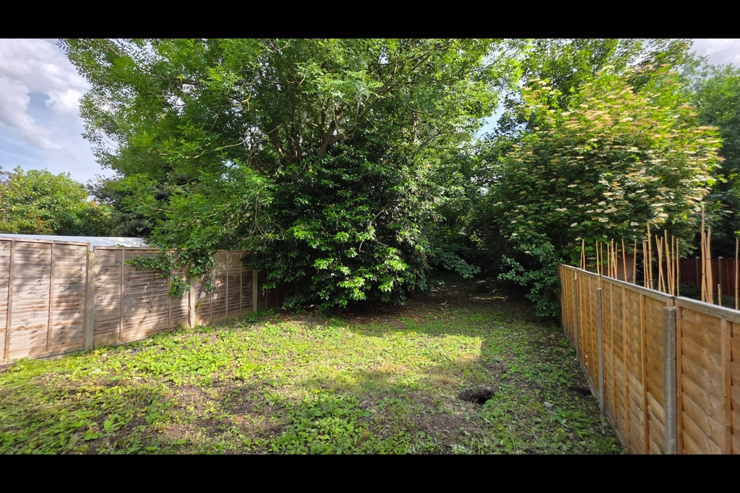 London - 1 Bed Flat, Willoughby Park Road, N17 - To Rent Now for £1,400 ...