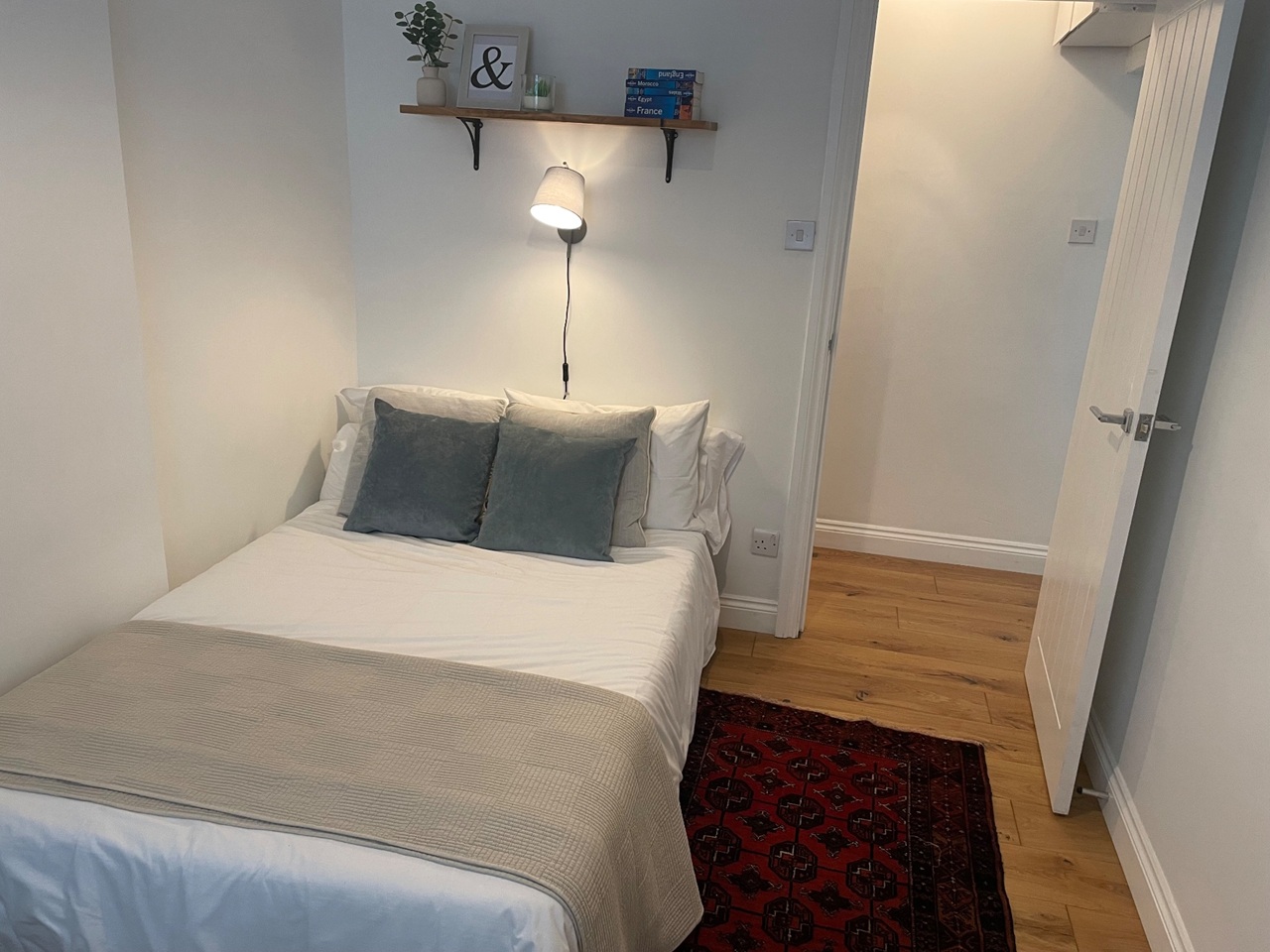 London - 2 Bed Flat, Peckham Road, SE5 - To Rent Now for £1,750.00 p/m