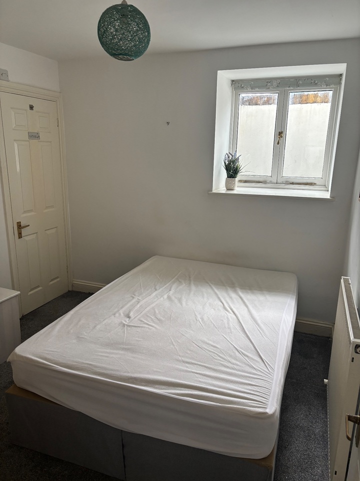 London - 1 Bed Flat, Lyham Road, SW2 - To Rent Now for £1,450.00 p/m