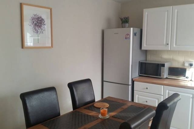 London - Room in a Shared House, Malva Close, SW18 - To Rent Now for £ ...