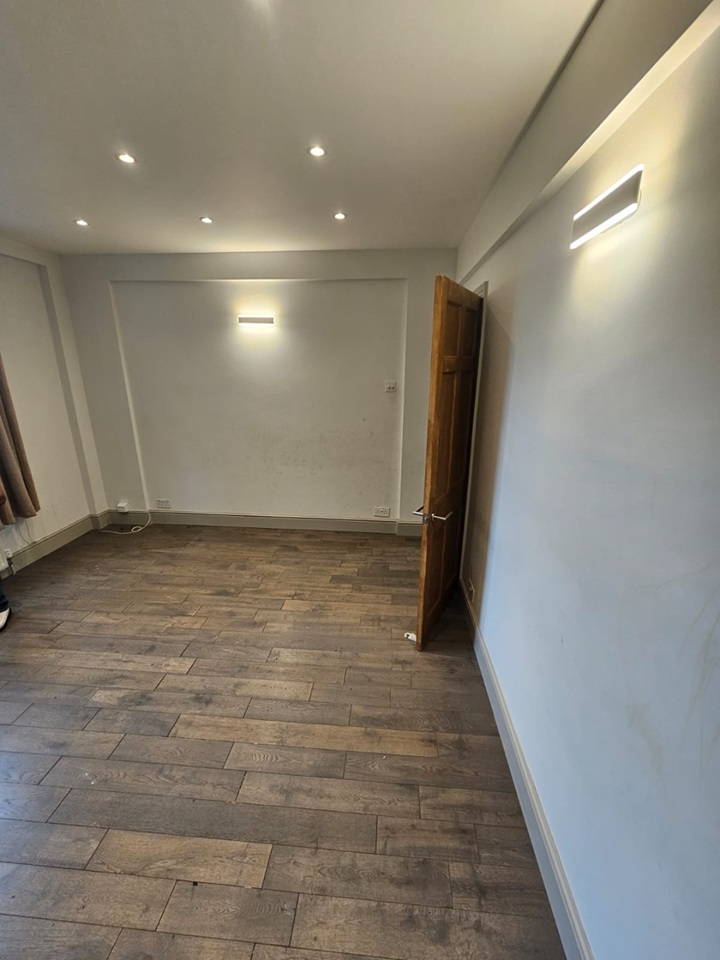 London - Room in a Shared House, Moira Court, SW17 - To Rent Now for £ ...