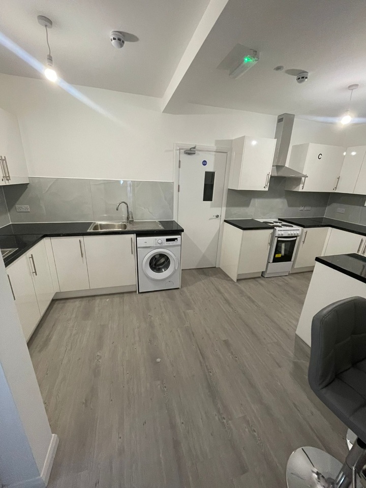 Harrow - Room in a Shared House, Warham Road, HA3 - To Rent Now for £ ...