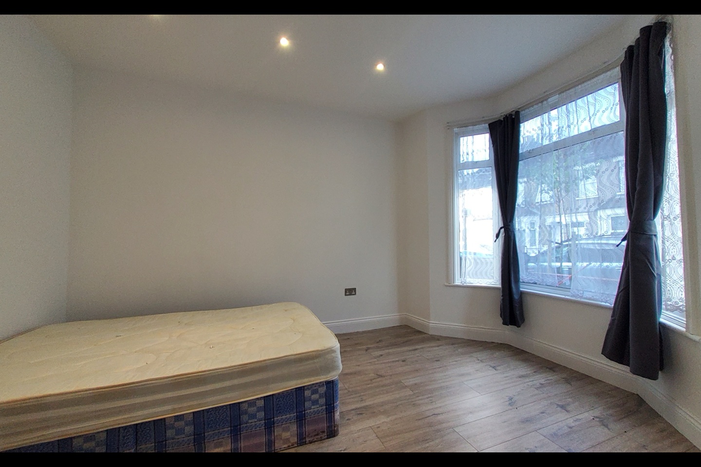 London - 4 Bed Terraced House, Raynham Avenue, N18 - To Rent Now for £ ...