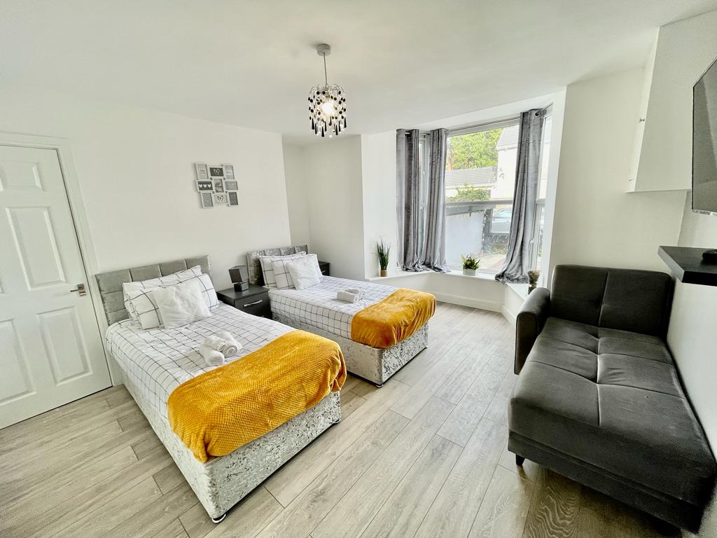 Briton Ferry, Neath - 1 Bed Flat, Neath Road, SA11 - To Rent Now for £ ...