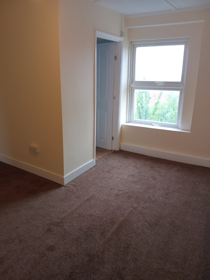 Croydon - 1 Bed Flat, Croydon, CR0 - To Rent Now for £1,200.00 p/m