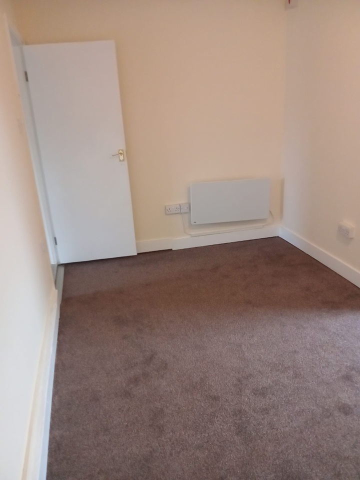 Croydon - 1 Bed Flat, Croydon, CR0 - To Rent Now for £1,200.00 p/m