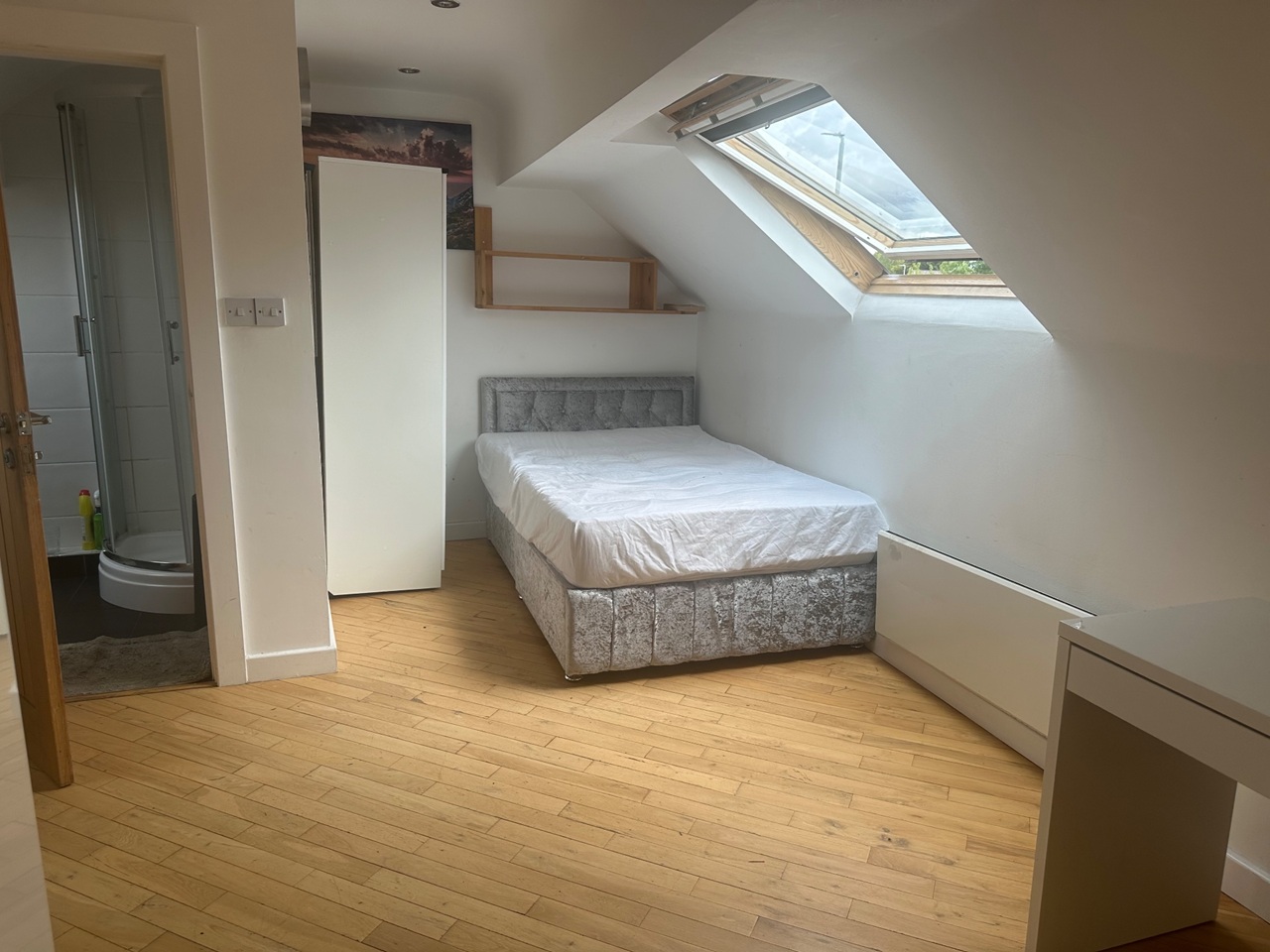 Leeds - Studio Flat, Town Lane, LS28 - To Rent Now for £600.00 p/m