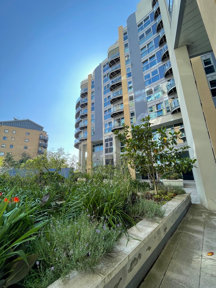 London - 1 Bed Flat, Bridges Court Road, SW11 - To Rent Now for £2,200.00 p/m