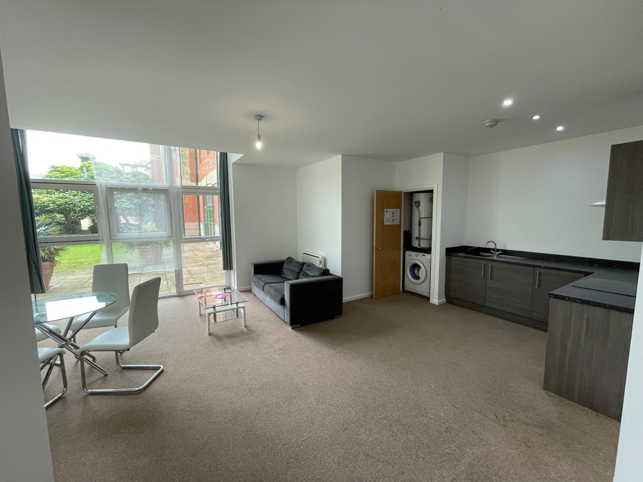 Manchester - 1 Bed Flat, Metropolitan House, M16 - To Rent Now for £ ...
