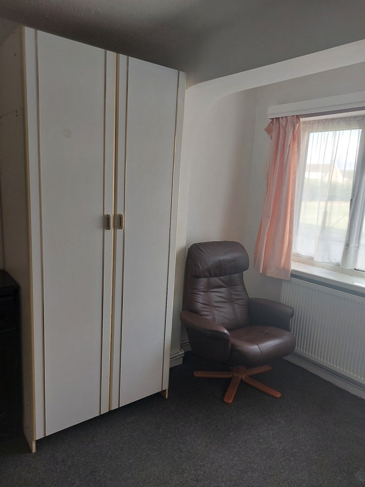 Slough - Room in a Shared House, Goodman Park, SL2 - To Rent Now for £ ...