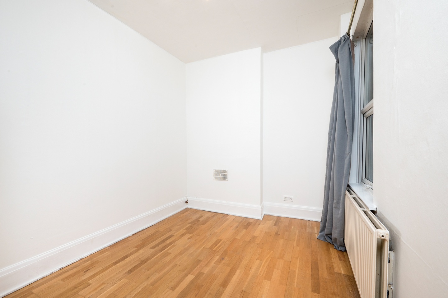 London - 2 Bed Flat, Fleet Road, NW3 - To Rent Now for £2,150.00 p/m