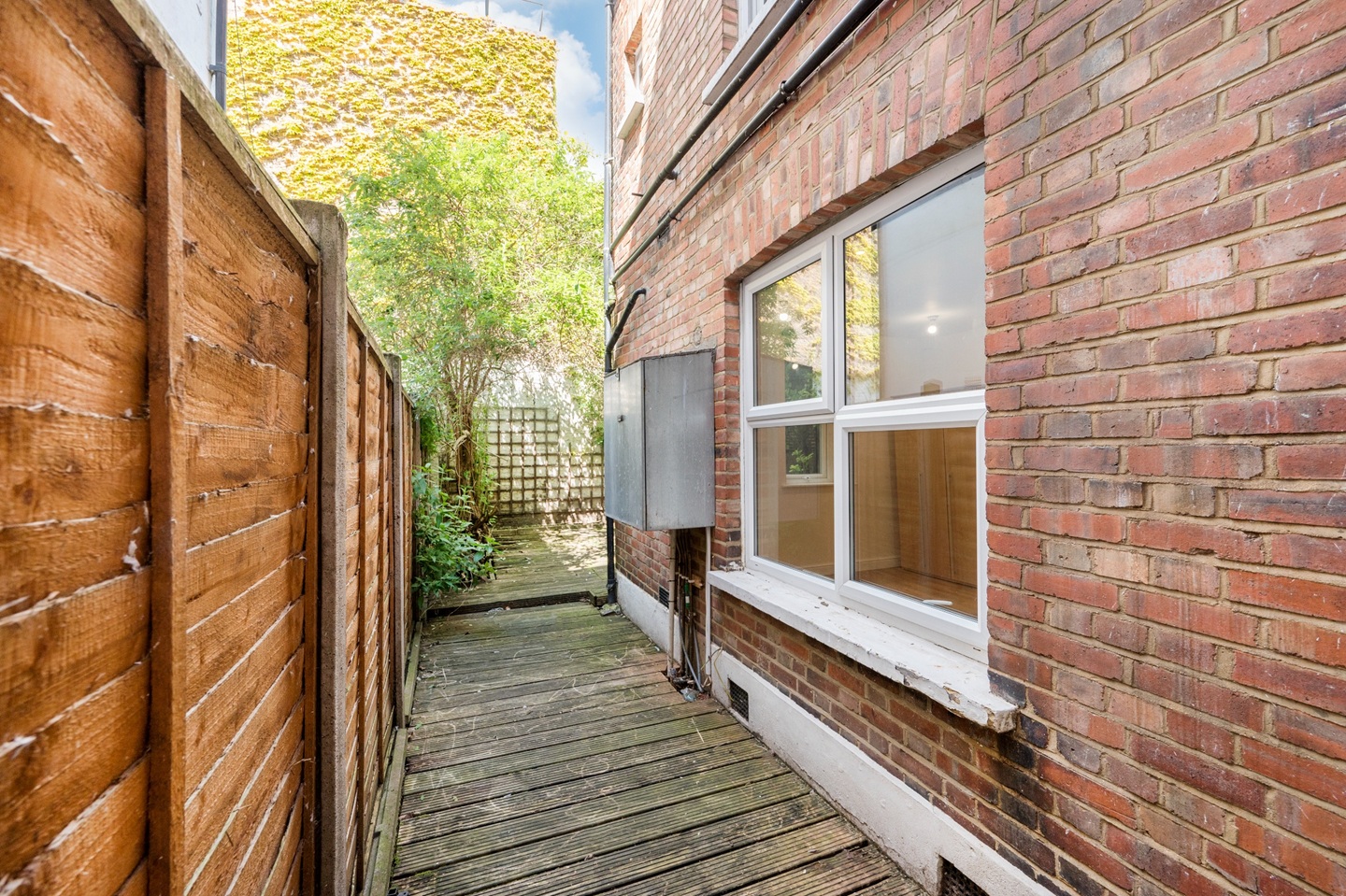 London - 2 Bed Flat, Fleet Road, NW3 - To Rent Now for £2,150.00 p/m