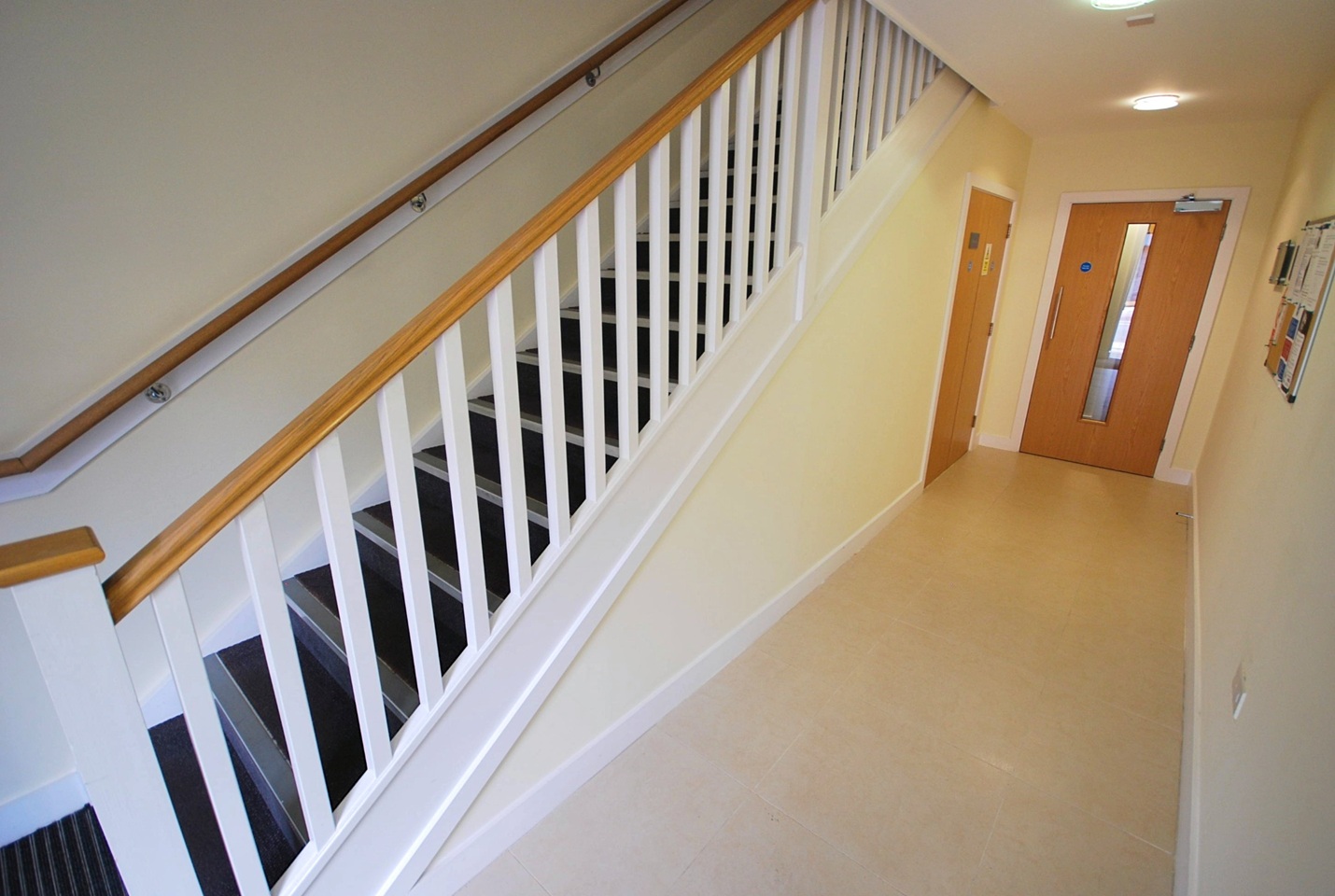 Reading - 1 Bed Flat, Drake Way, RG2 - To Rent Now for £1,300.00 p/m