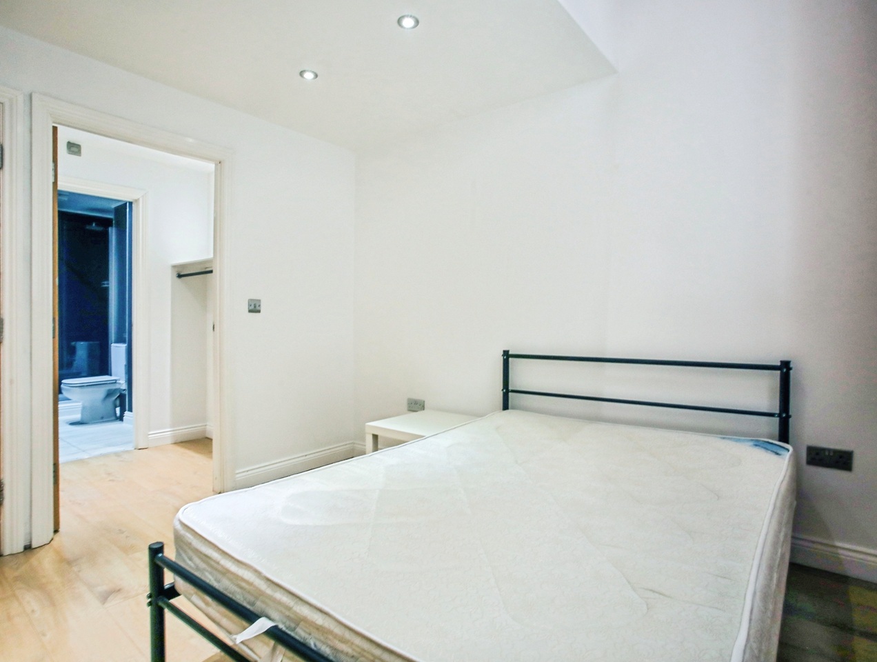 Newcastle Upon Tyne - Studio Flat, Falconars Court, NE1 - To Rent Now ...