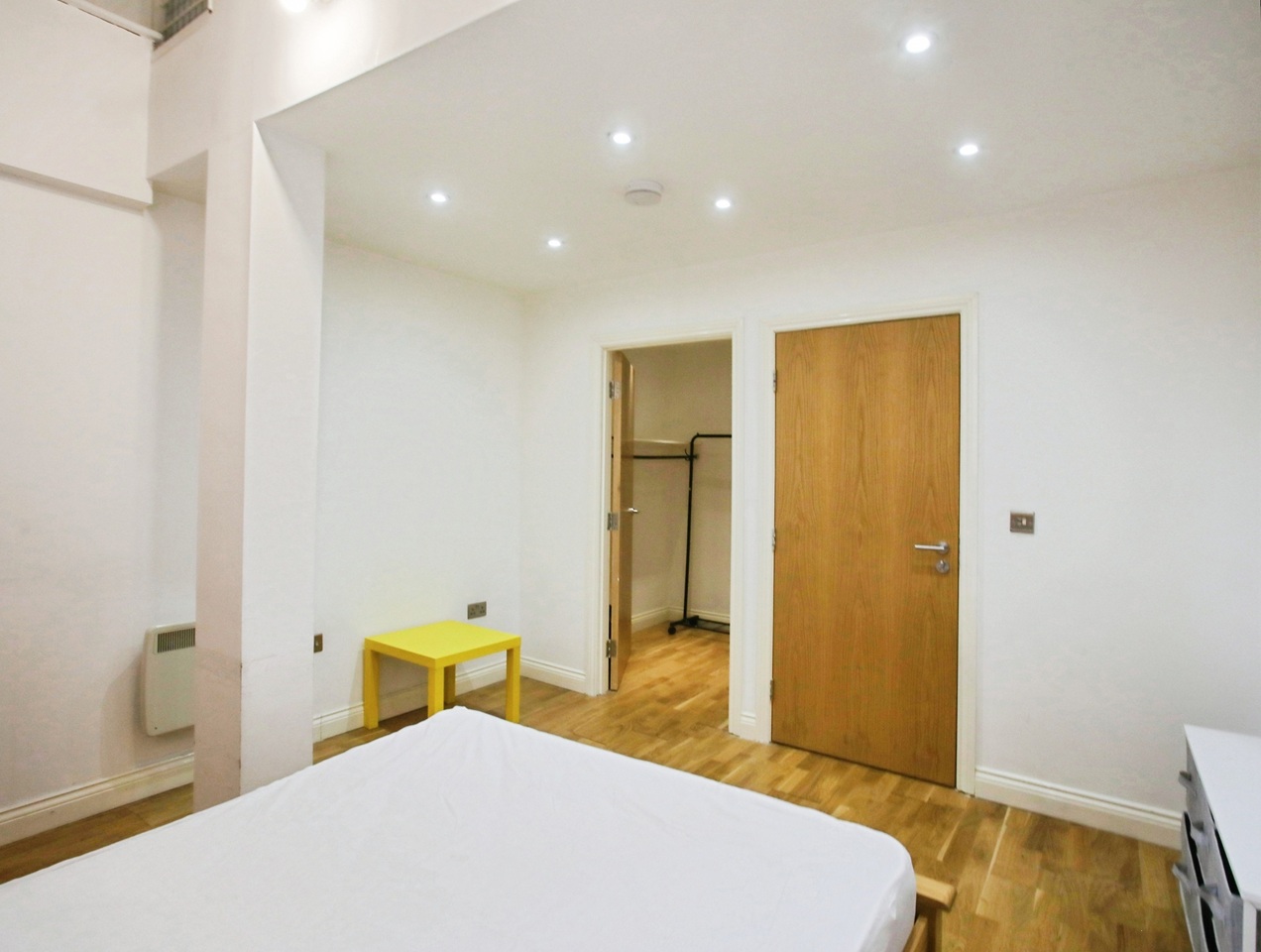 Newcastle Upon Tyne - Studio Flat, Falconars Court, NE1 - To Rent Now ...