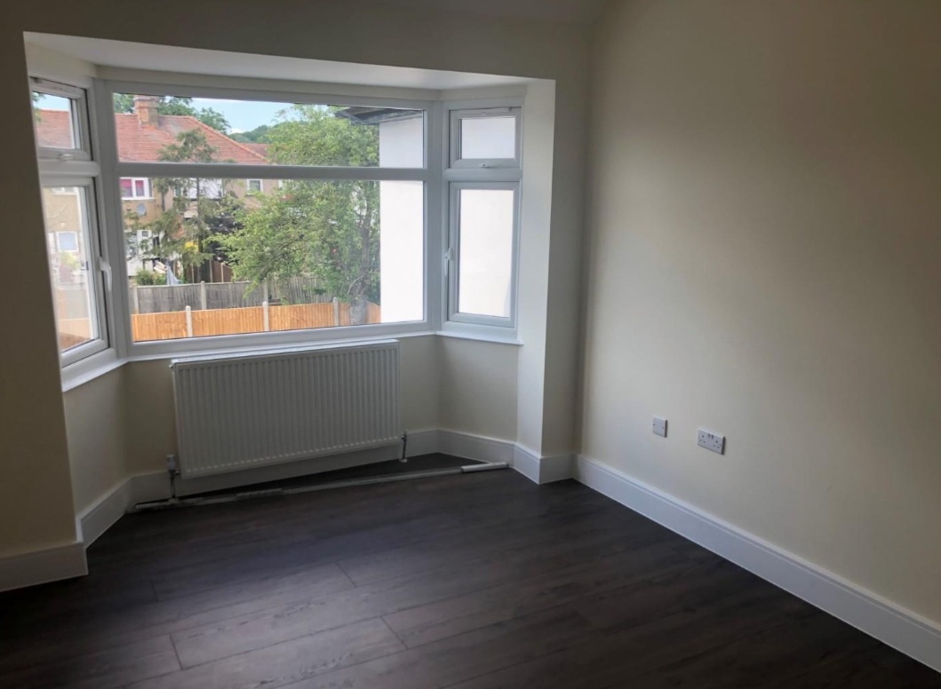 Perivale, Greenford - 3 Bed Flat, Launceston Road, UB6 - To Rent Now ...