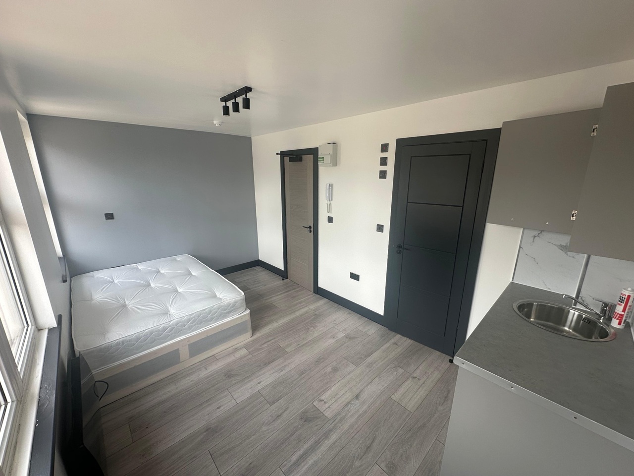 Pinner, Harrow - Studio Flat, Graham Road, HA3 - To Rent Now for £1,100 ...